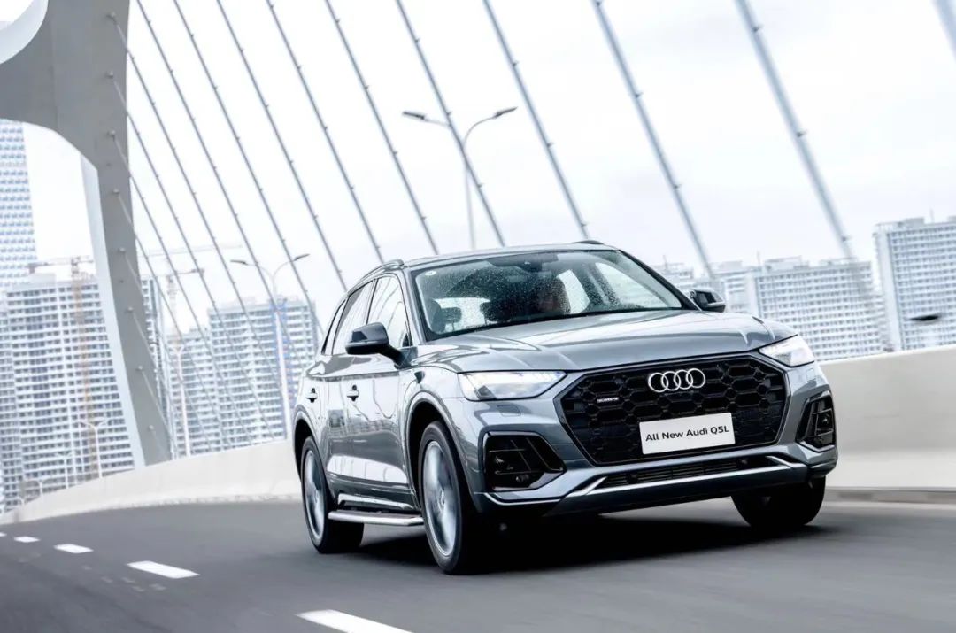 更年轻、更运动、更越野！全新奥迪Q5L上市，39.68万元起_汽场买车