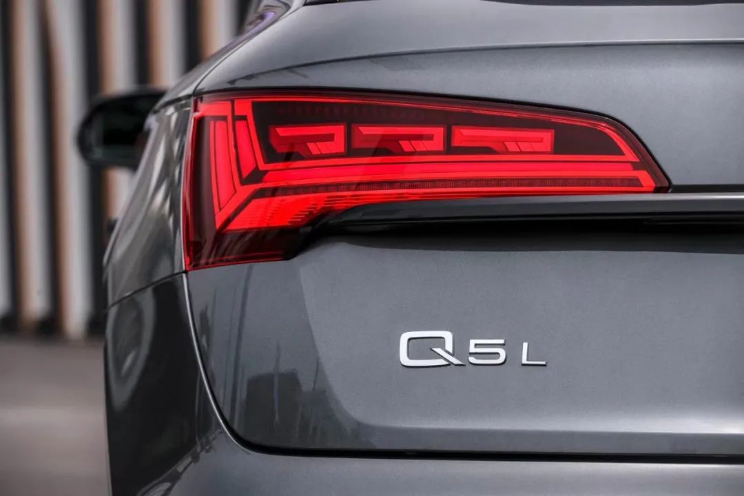 更年轻、更运动、更越野！全新奥迪Q5L上市，39.68万元起_汽场买车