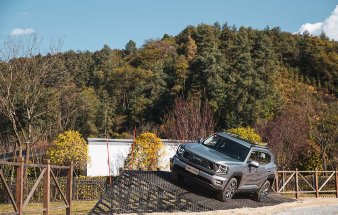 能越野的城市SUV，2.0T+四驱+后锁，15万值吗？_汽场买车