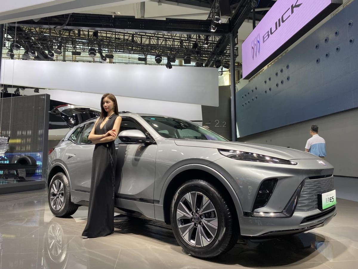 唯一15万元级纯电中大型SUV，实拍别克E5先锋版_汽场买车